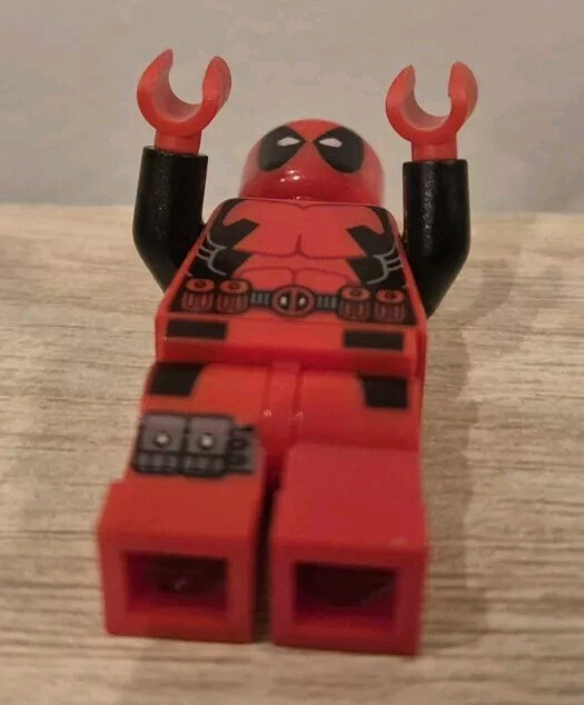 LEGO Super Heroes Deadpool Minifigure SH032, From Set 6866, Very Good ...