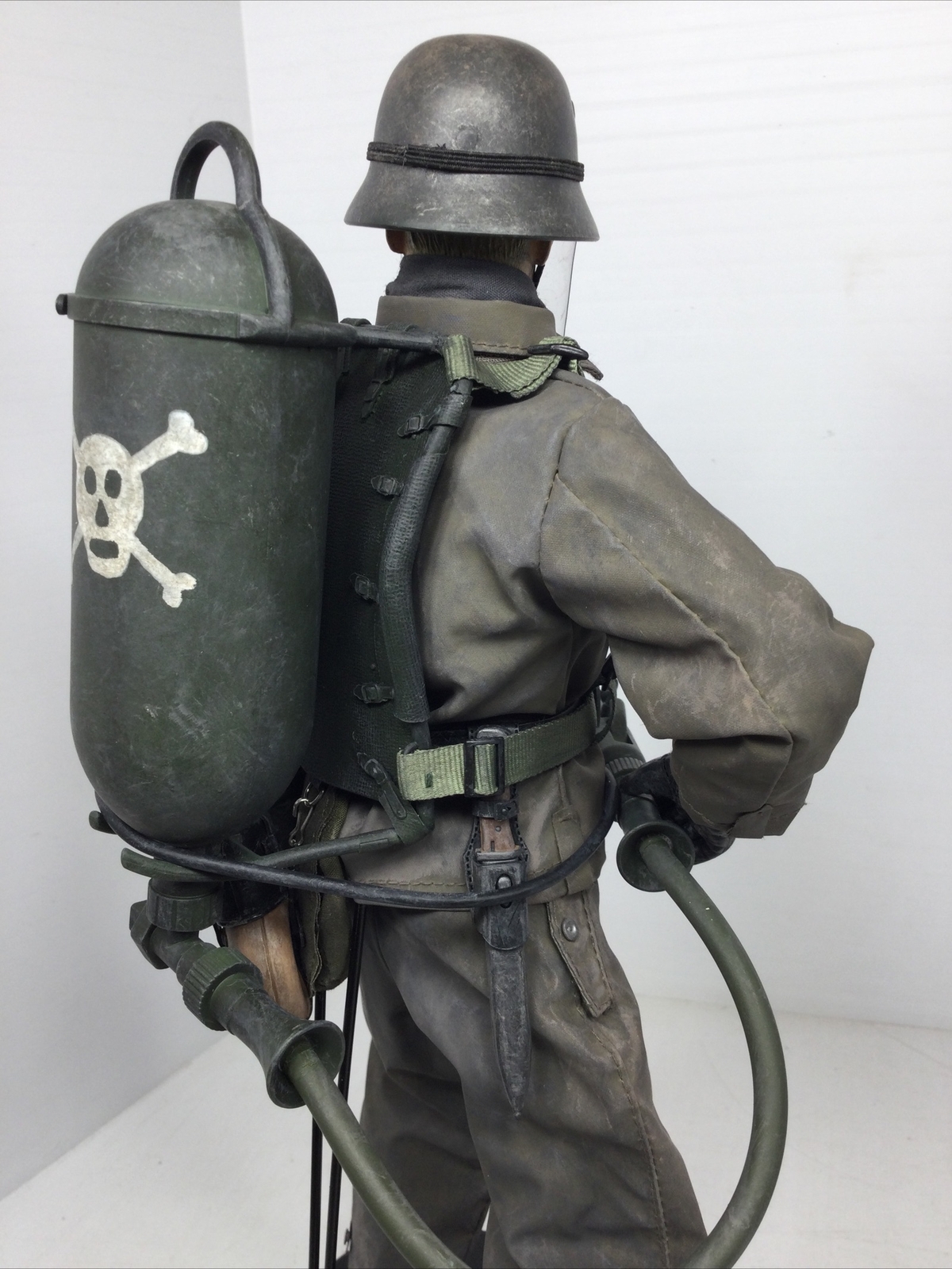 1/6 DRAGON CUSTOM BUILD GERMAN WEHRMACHT FLAMETHROWER P-38 + STAND WW2 ...