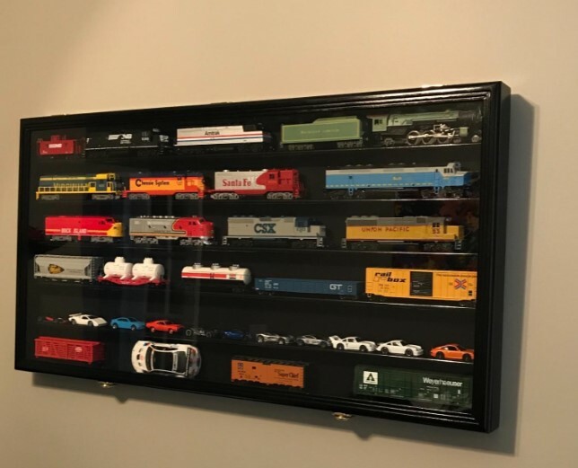 Train Display Case HO Scale Cabinet Railroad Car Locomotive Collection ...