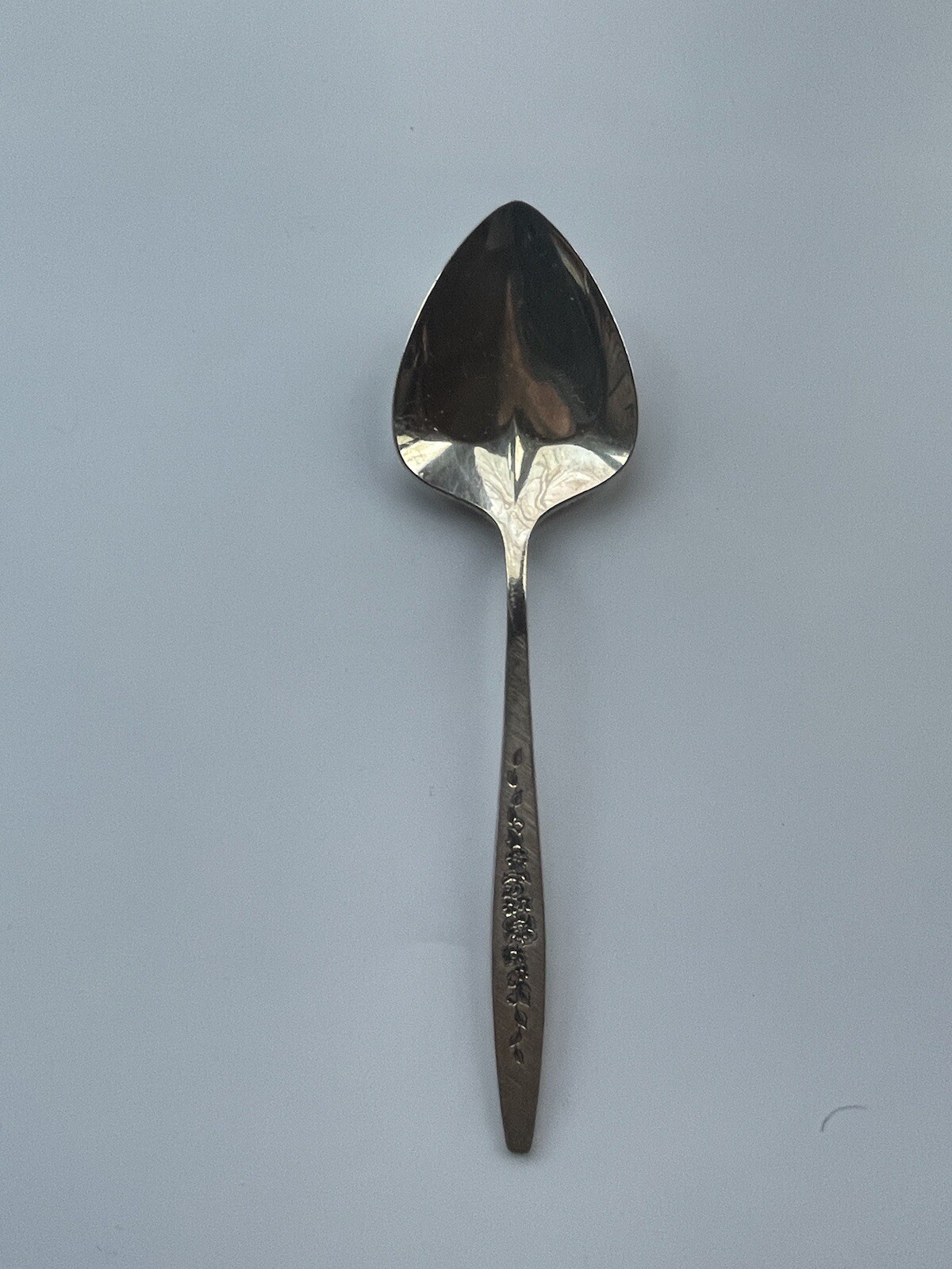 International Deep Silver floral heart shaped silver plated bon bon ...