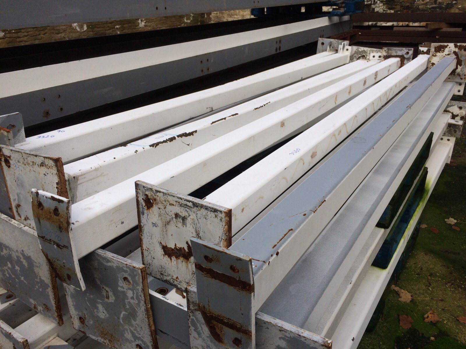 Mezz Floor 18m X 4.5m X 3.3m High Mezz Purlins RSJ Cleats Column ...