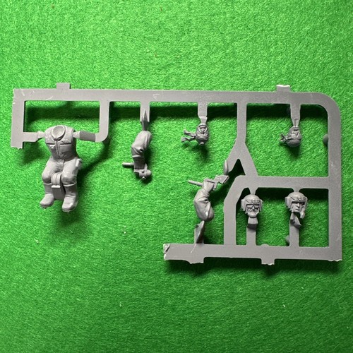 Warhammer 40k Imperial Guard Sentinel Crew Driver Bits Part Games ...