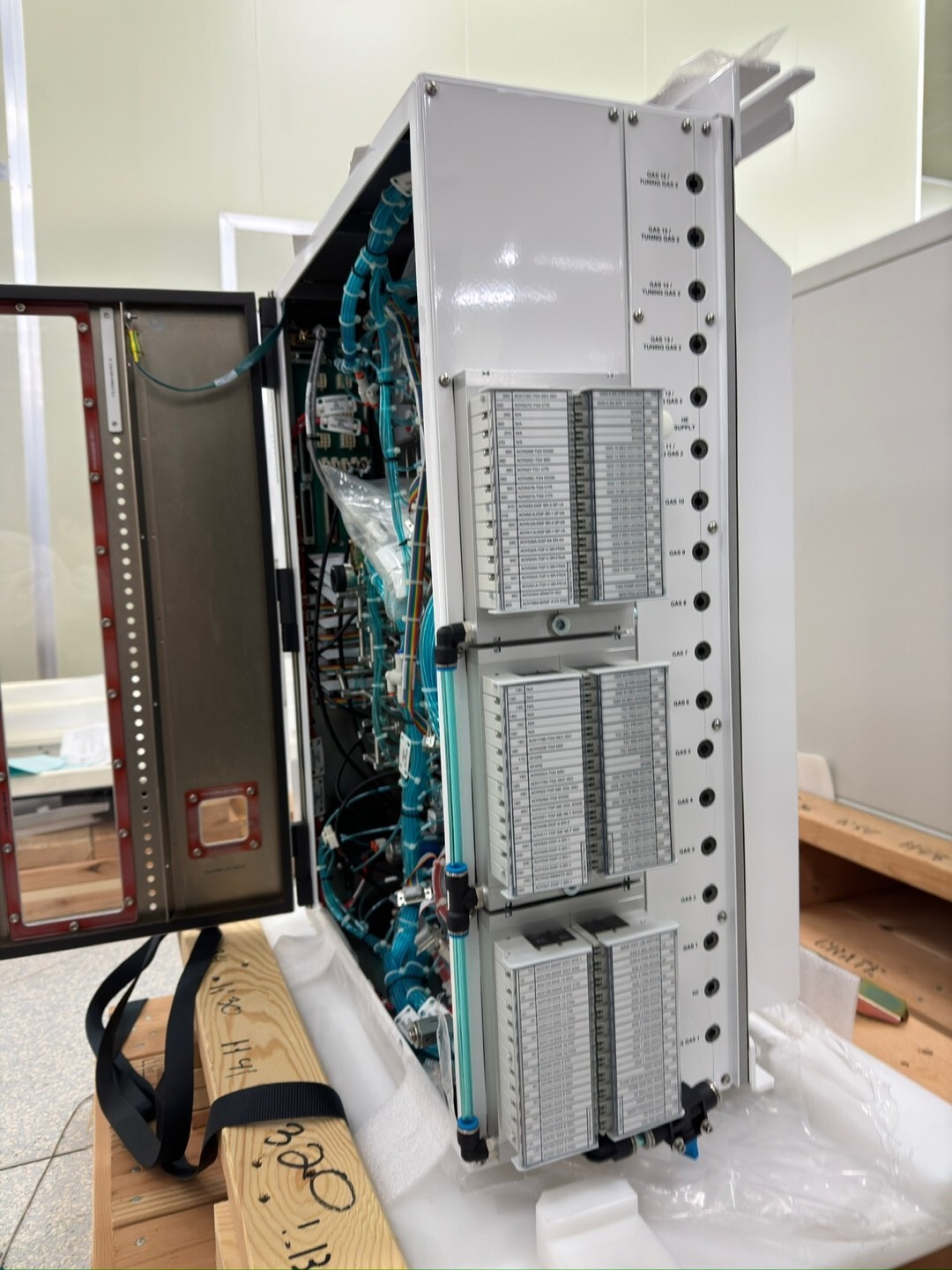 LAM JETSTREAM MZI GAS BOX 571-065780-91534F (New Condition) | eBay