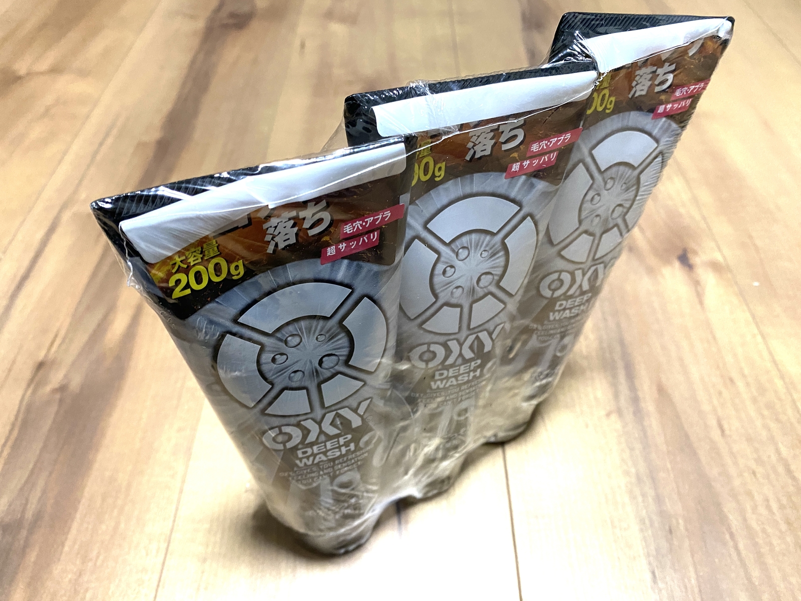 OXY Deep Wash Ultra Micro Charcoal Scrub Large Capacity Facial Cleanser ...