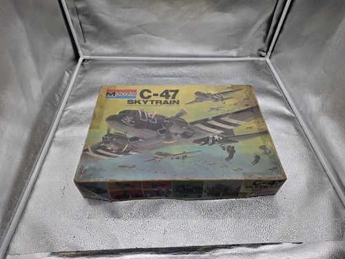 Monogram C-47 SKYTRAIN 1/48 Scale Model Kit 5603 Molded in Color OPEN ...