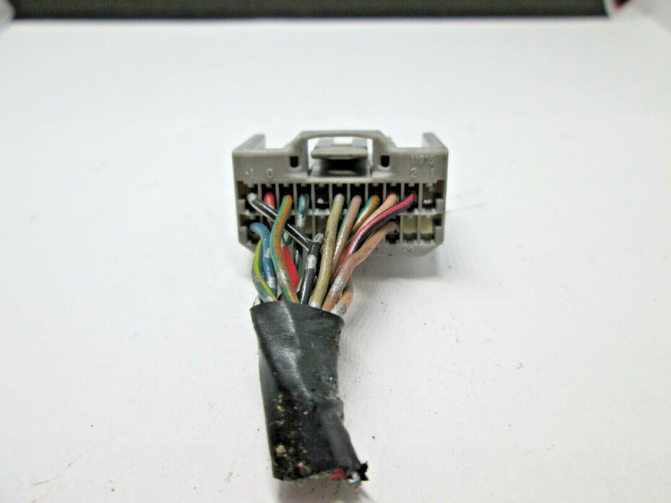 2004 LEXUS IS 300 22 PORT CONNECTOR WITH 15 PIN & PIGTAIL USED 11915 | eBay