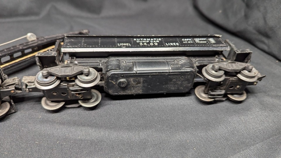 Mixed Lot of 16 Lionel Cars - Older heavy, some all metal, vintage ...