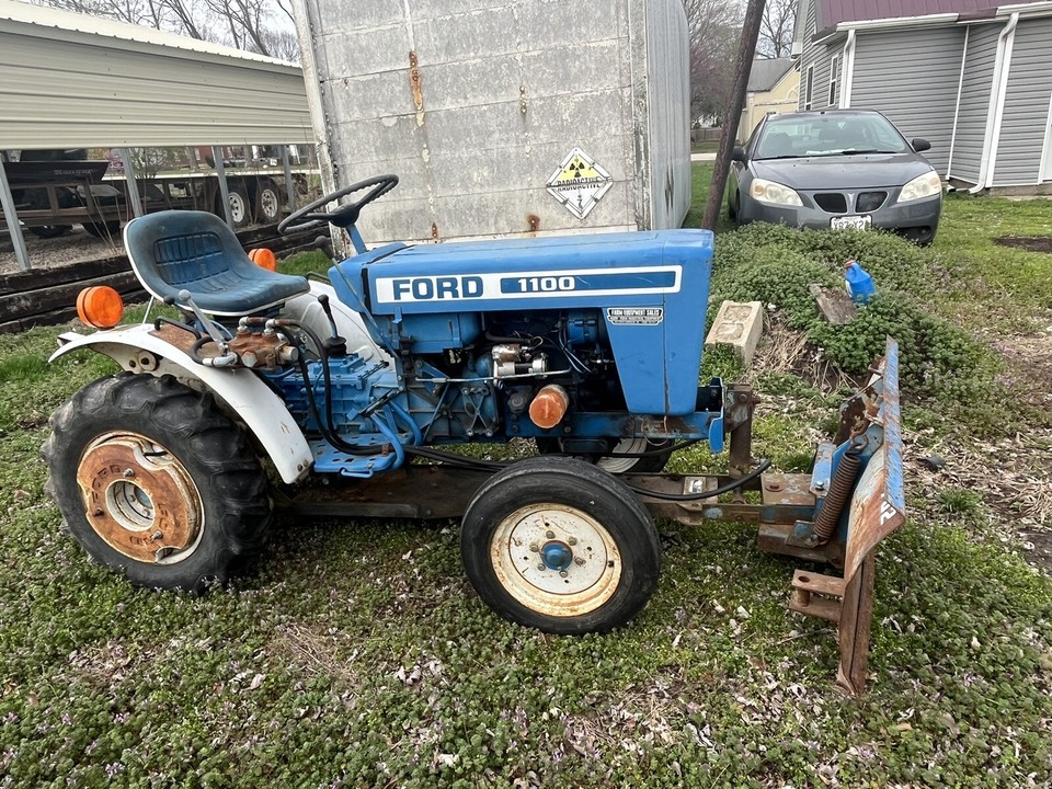 RUNNING FORD F-1100 TRACTOR WITH FORD 702 PLOW | eBay