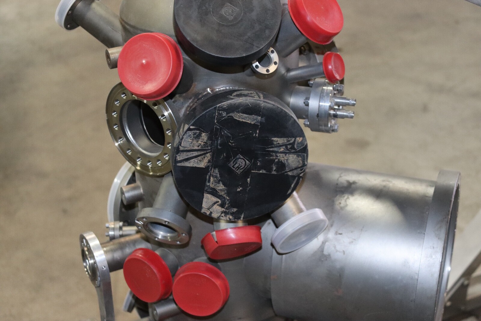 LARGE STAINLESS VACUUM CHAMBER MANIFOLD LEYBOLD 4FT TALL | eBay