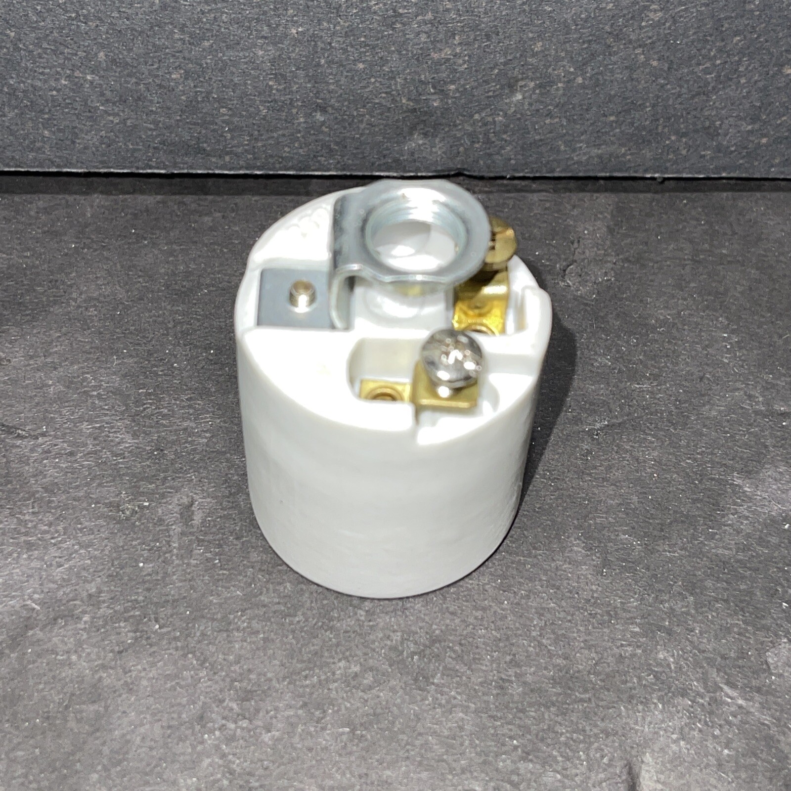 PORCELAIN MEDIUM BASE 1/8-27 IPS HICKEY THREADED KEYLESS LAMP SOCKET ...