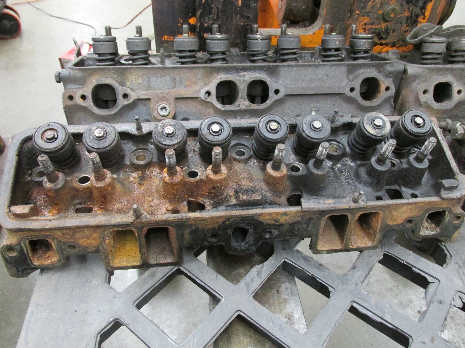 1995-98 Small Block Chevy 350 Car Truck Heads 10147898 Stock Heads to ...