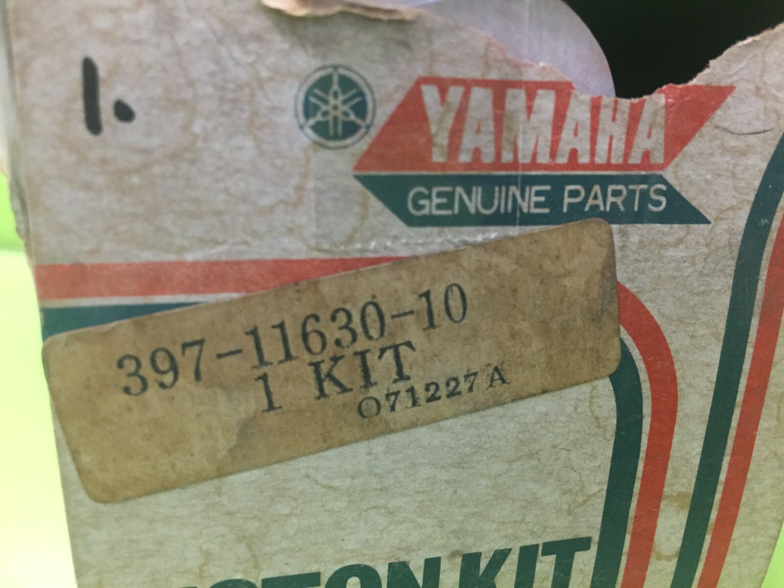 Yamaha NOS. RD200A, RD200B, RD200C .PISTON KIT(O/S 0.25) PART NO 397 ...