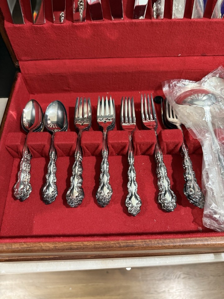 Vintage 1983 Oneida Community Silverplate Flatware Set Service For 12 ...