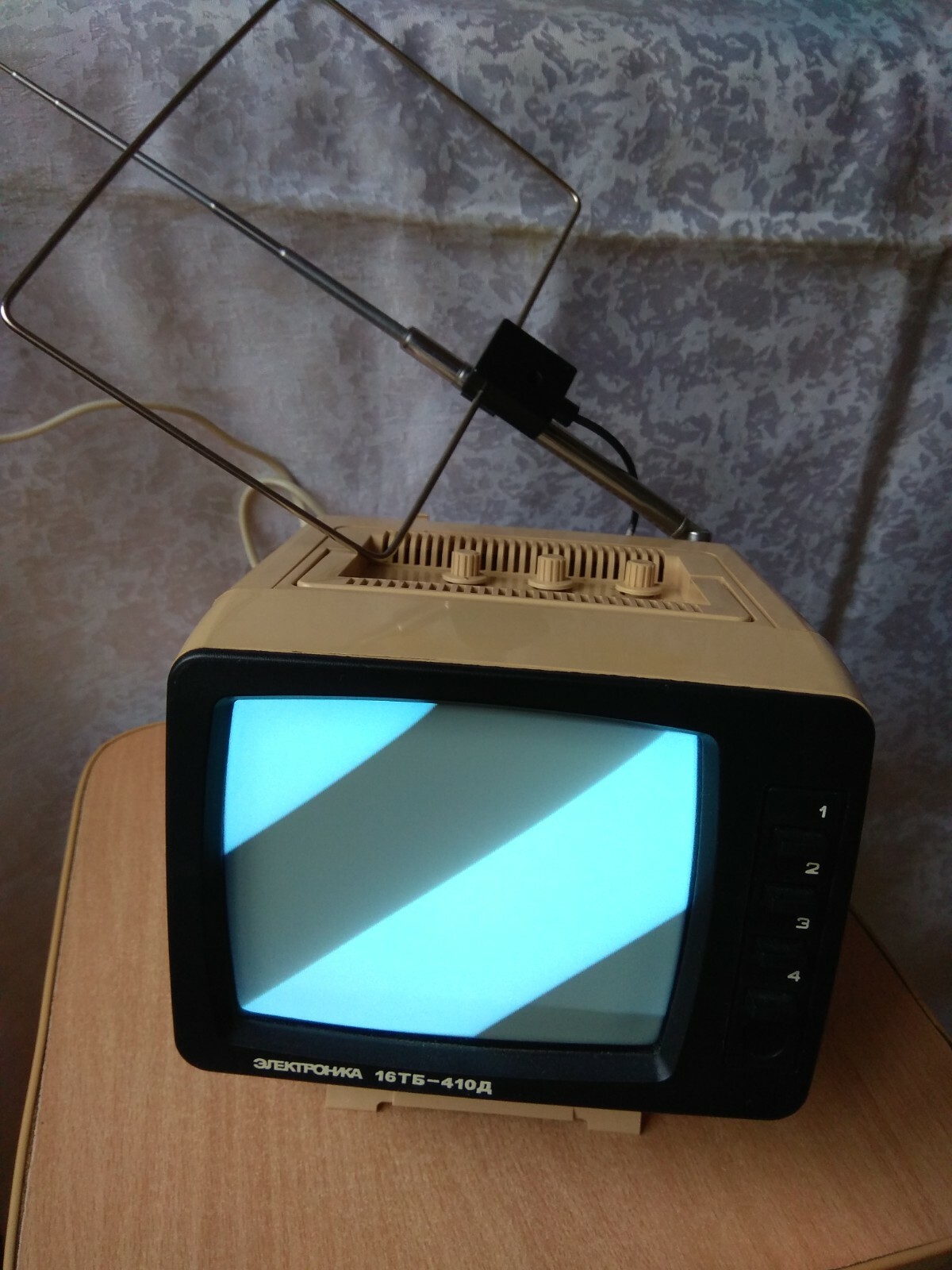 RARE Vintage OLD Soviet USSR Portable Television TV ELEKTRONIKA 410 D ...