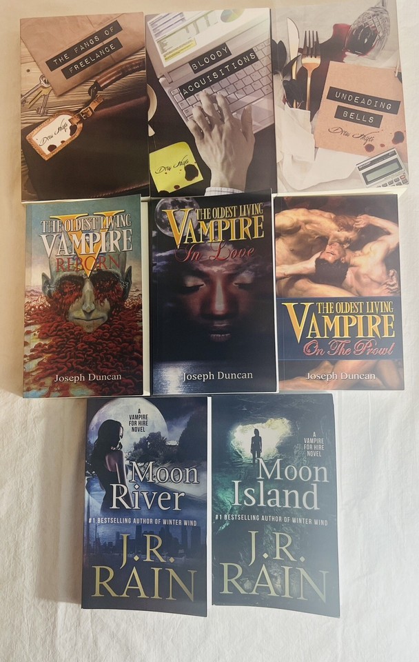 Mixed lot of 15 Horror Books - Vampire Themed / Vampires / Dracula ...