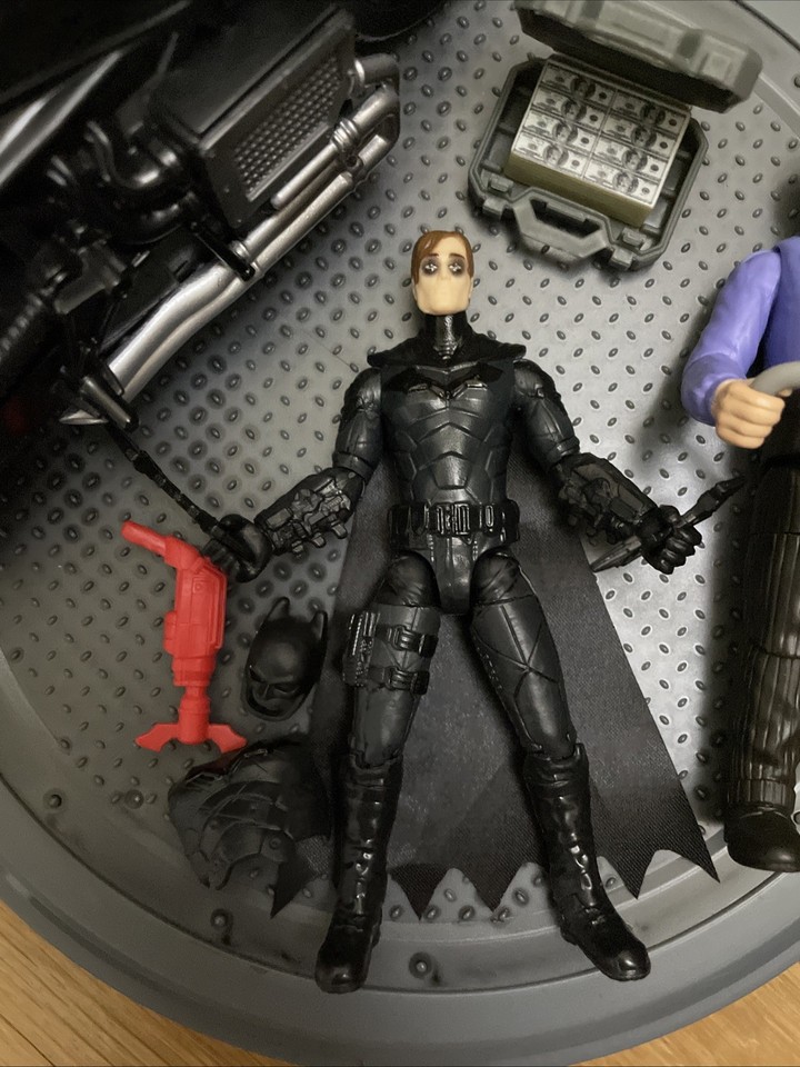 DC The Batman & LT. Gordon Set Gotham City Police Car , Batcave ...