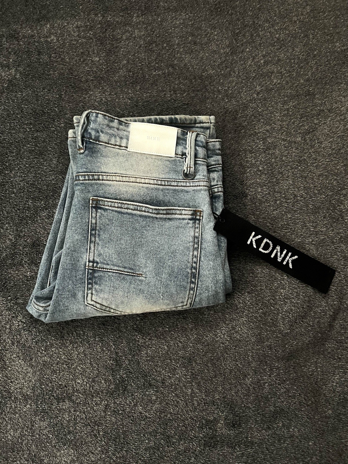 KDNK Jeans Washed Blue/Paint Splatter Slim/Flared Siz… - Gem