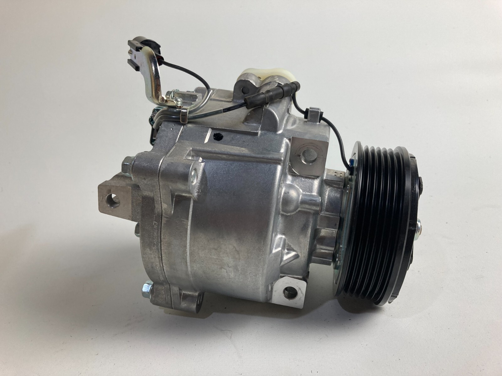 OEM Genuine Mitsubishi 7813A618 COMPRESSOR & A/C CLUTCH LANCER ...