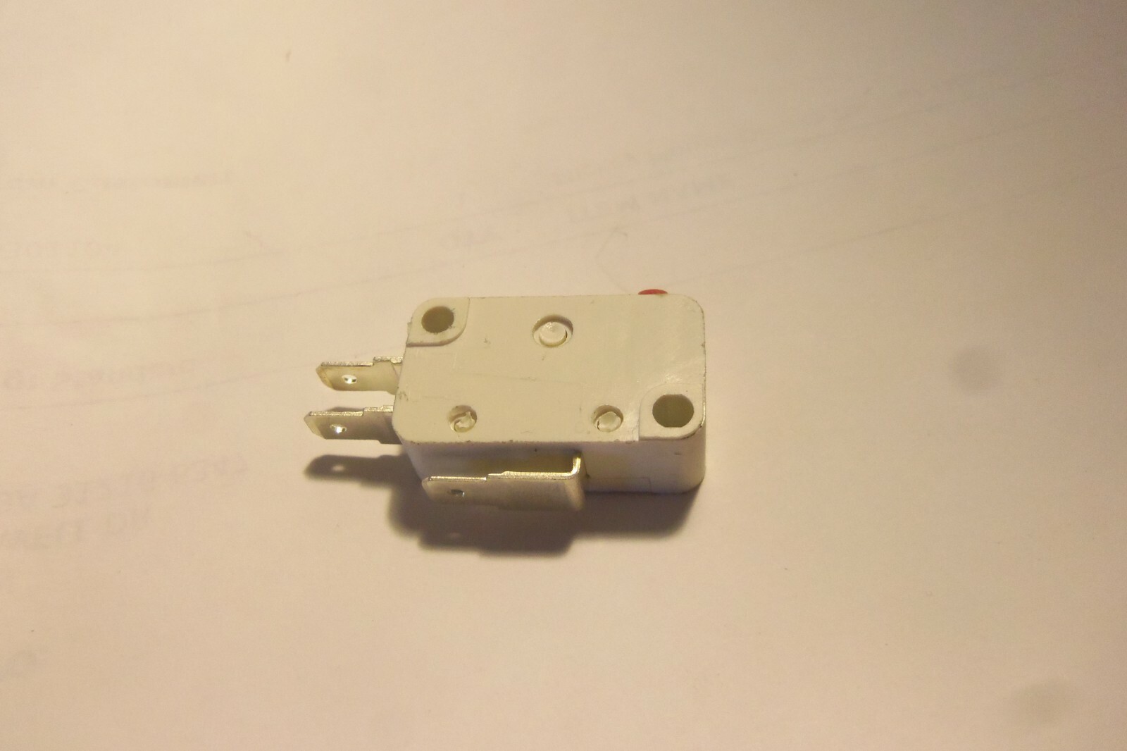 ZIPPY VMN-10.10A 125/250V Microswitch-Relay All White w/Red Button | eBay