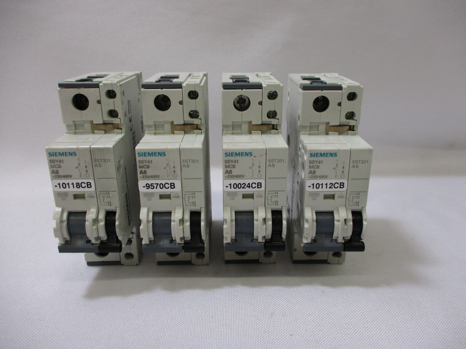(LOT OF 4) SIEMENS 5SY4108-5 CIRCUIT BREAKER w/5ST3010 AUXILIARY SWITCH ...