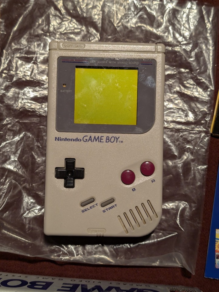 Original Nintendo Game Boy handheld DMG01 w/Box Console + extra - read ...