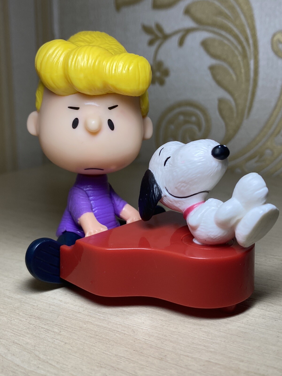 McDonald’s Happy Meal Toy - Peanuts Gang Snoopy and Schroeder at Piano ...