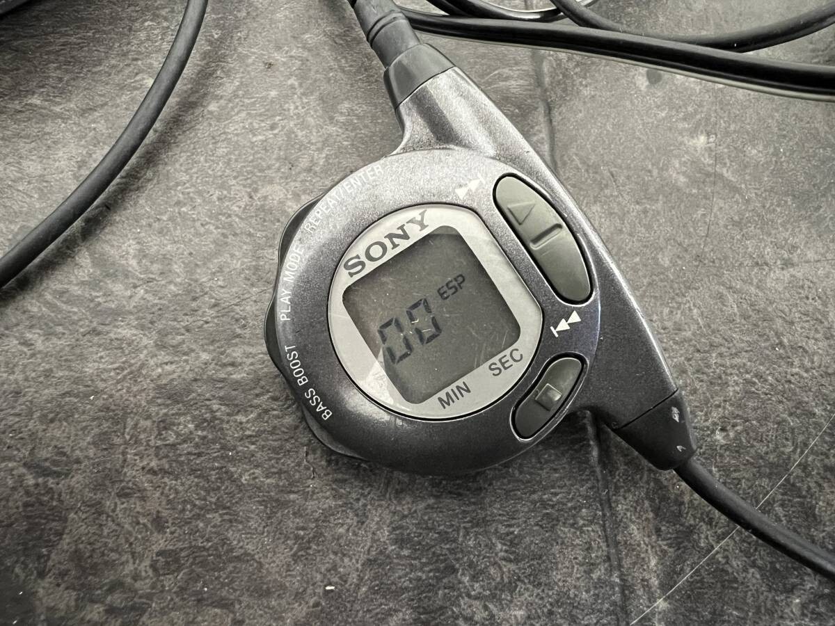 SONY D-777 CD player Diskman portable DBB Audio Devices Walkman silver ...