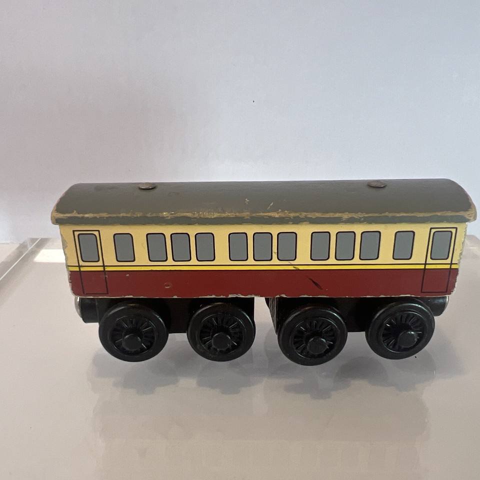 Thomas & Friends Wooden Railway Tank Engine Train - Express Coach Car ...