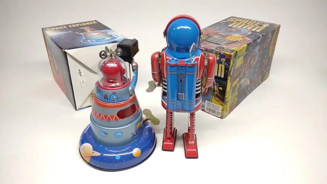 Classic Tin Robots in Box LOT OF 4 SPACE ROBOT SPACE EXPLORER ADVENTURE ...