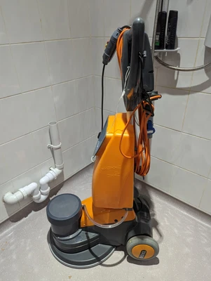 Taski Ergodisc 200 Floor scrubber polisher | Grelly UK