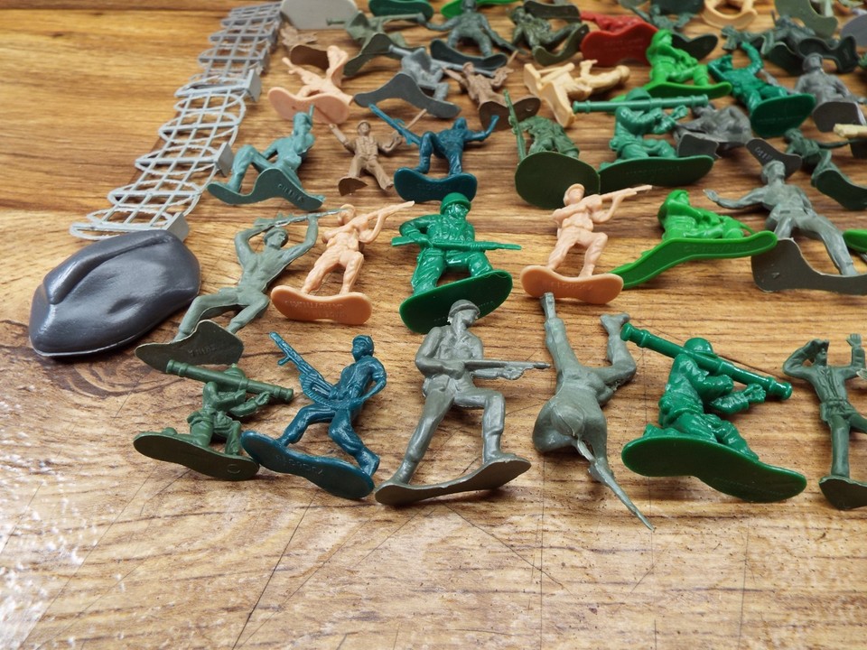 100+ Lot of Plastic Mini Army Men Toy Soldiers Diorama Action Figures ...