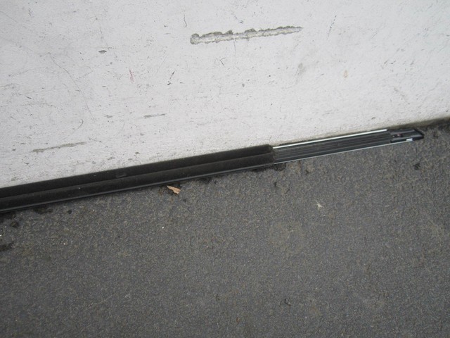 Original MERCEDES W213 S213 Kom Soda Abdichtschiene Front Left ...