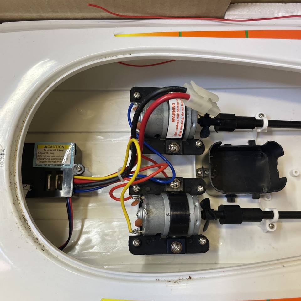 Harbor Freight Tools Neptune RC Speed Boat Twin 380 Motors No Battery ...