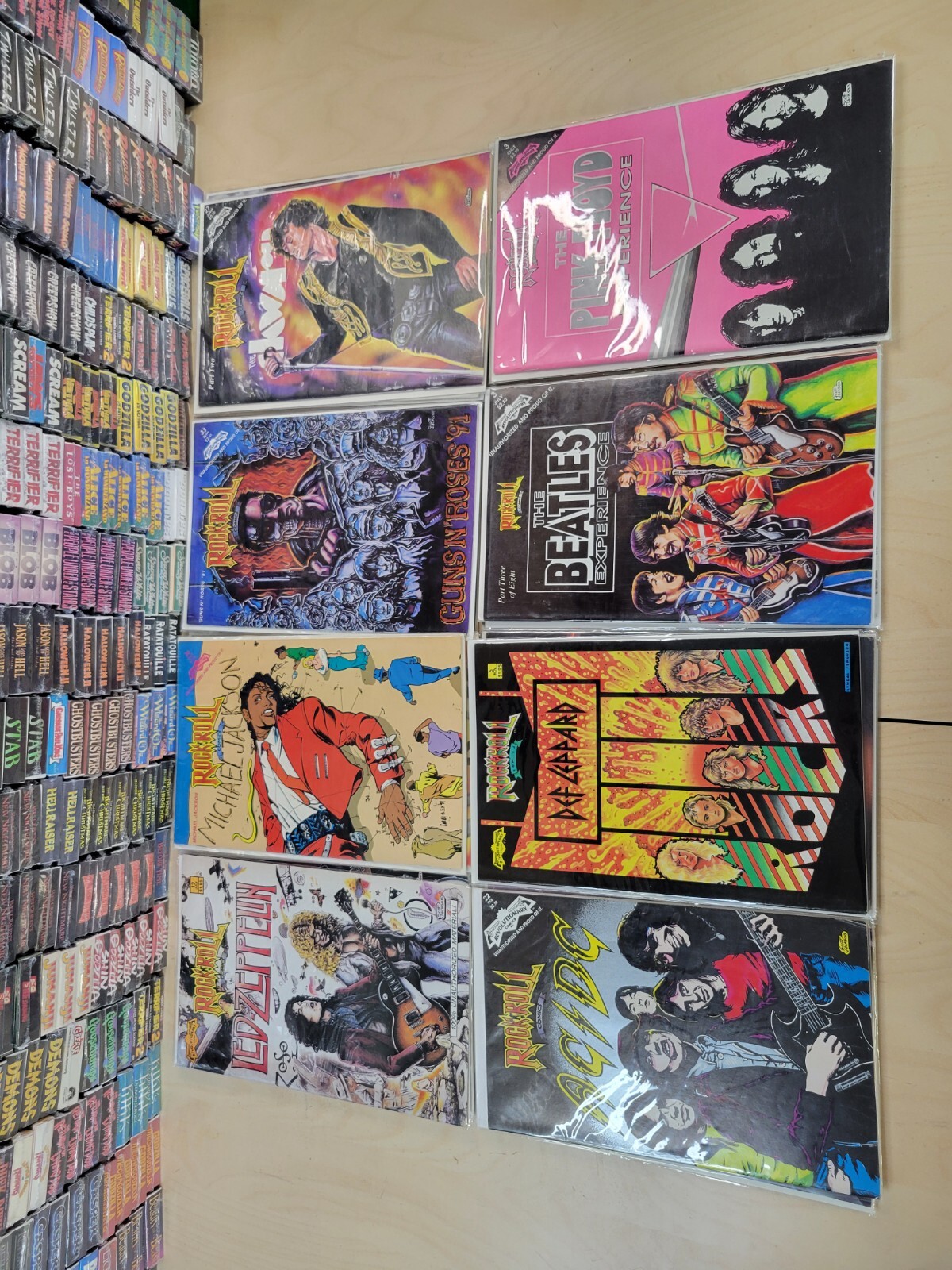 Lot of (28) Rock n' Roll Band Comic Books Rock Pink Floyd, The Doors ...