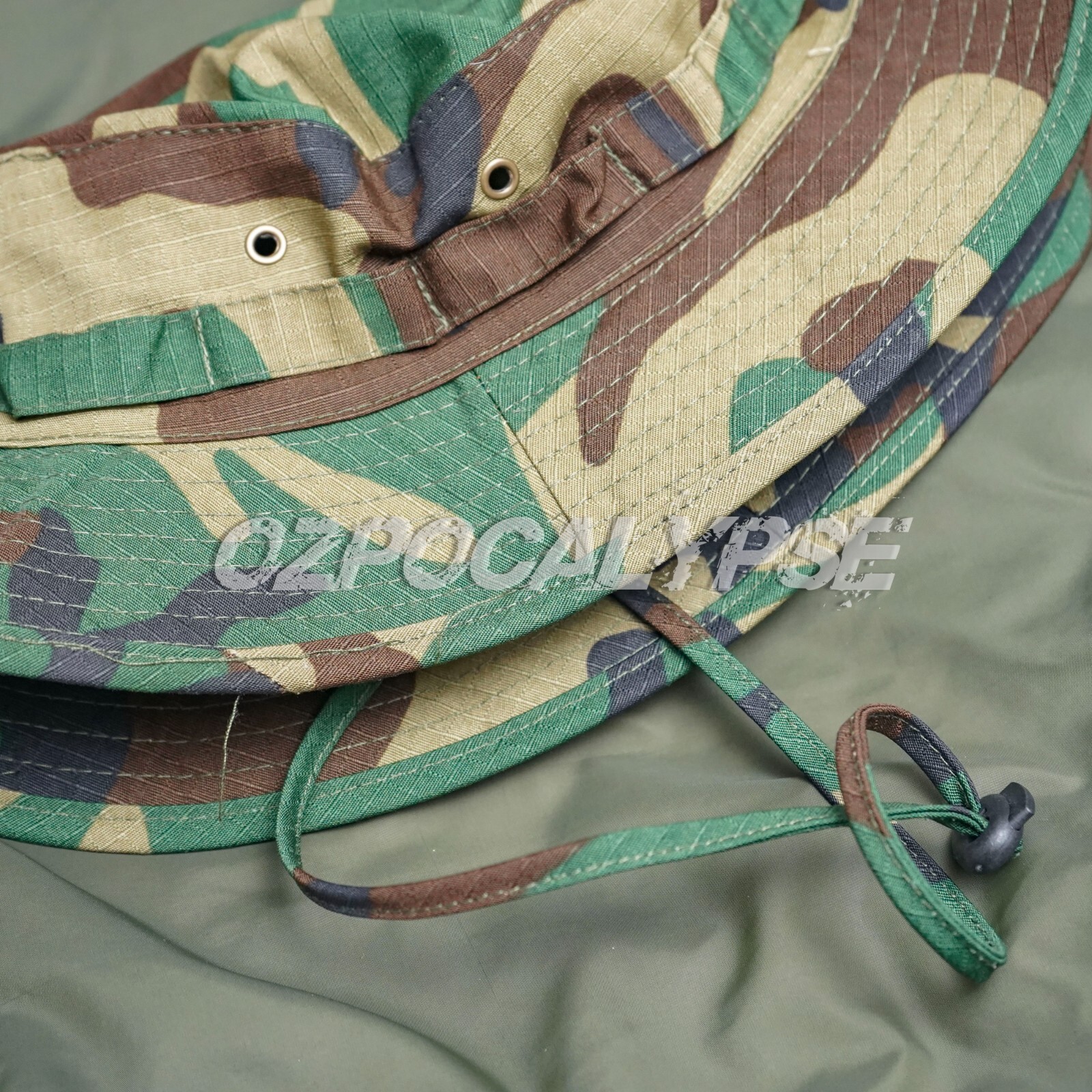 M81 Woodland Camouflage Bush Hat - US Army Camo Forest Retro Vintage ...