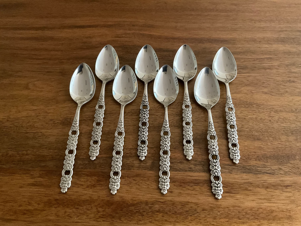 Oneida Community Stainless Silverware / Flatware Complete Set - Viola ...