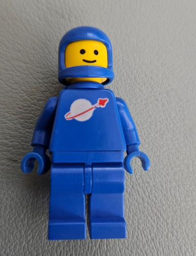 Lego Vintage Classic Space BLUE Space Man Minifigure with airtanks ...