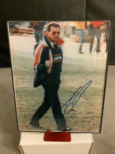Mike Ditka Chicago Bears Autographed Middle Finger Photo NFL #200 | eBay