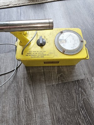 Radiation Detectors & Geigers - Victoreen Cdv-715 M 1A Radiation Detector