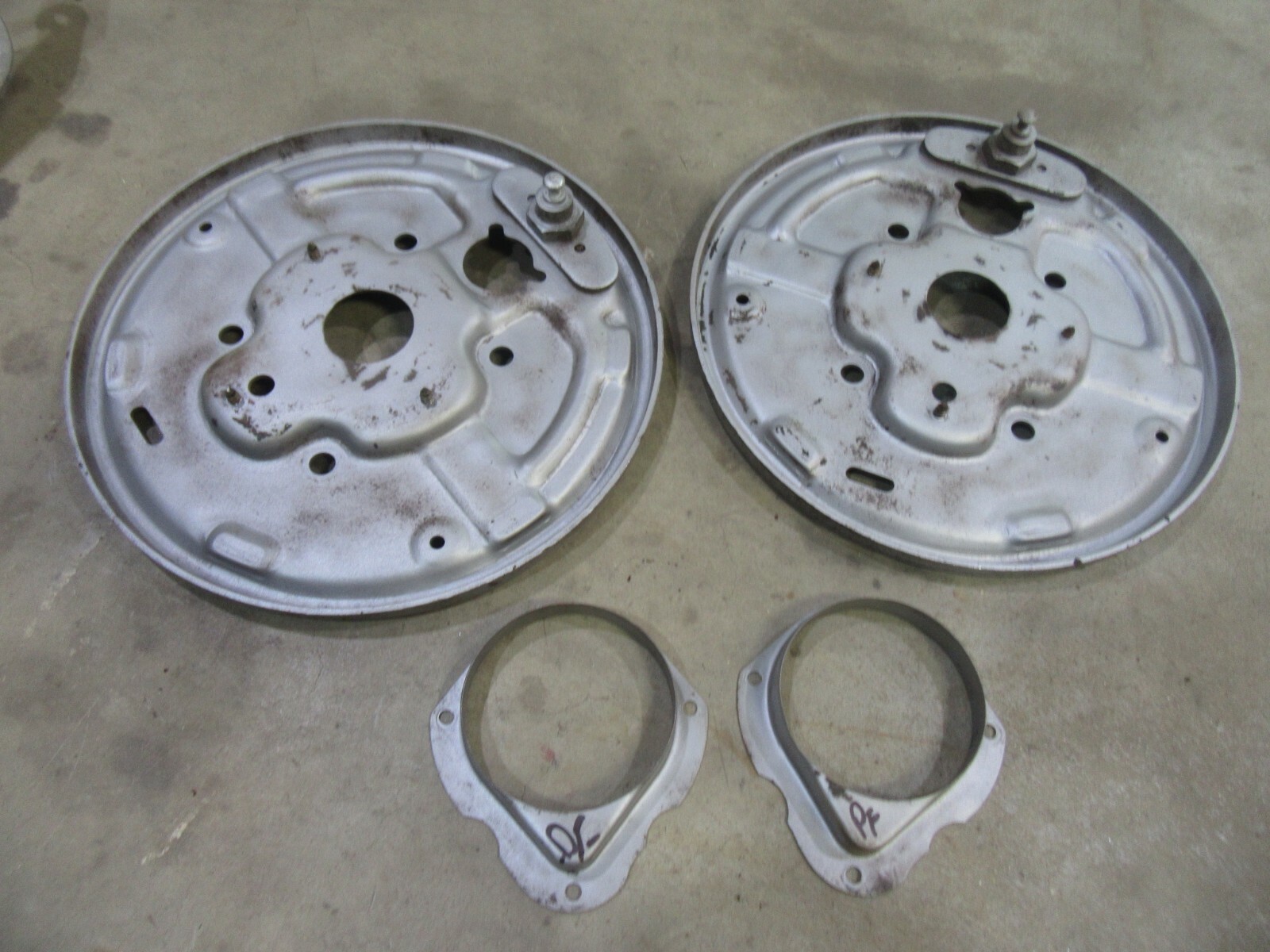 1958 Ford F100 truck front drum brake spindle brake shoe backing plate ...