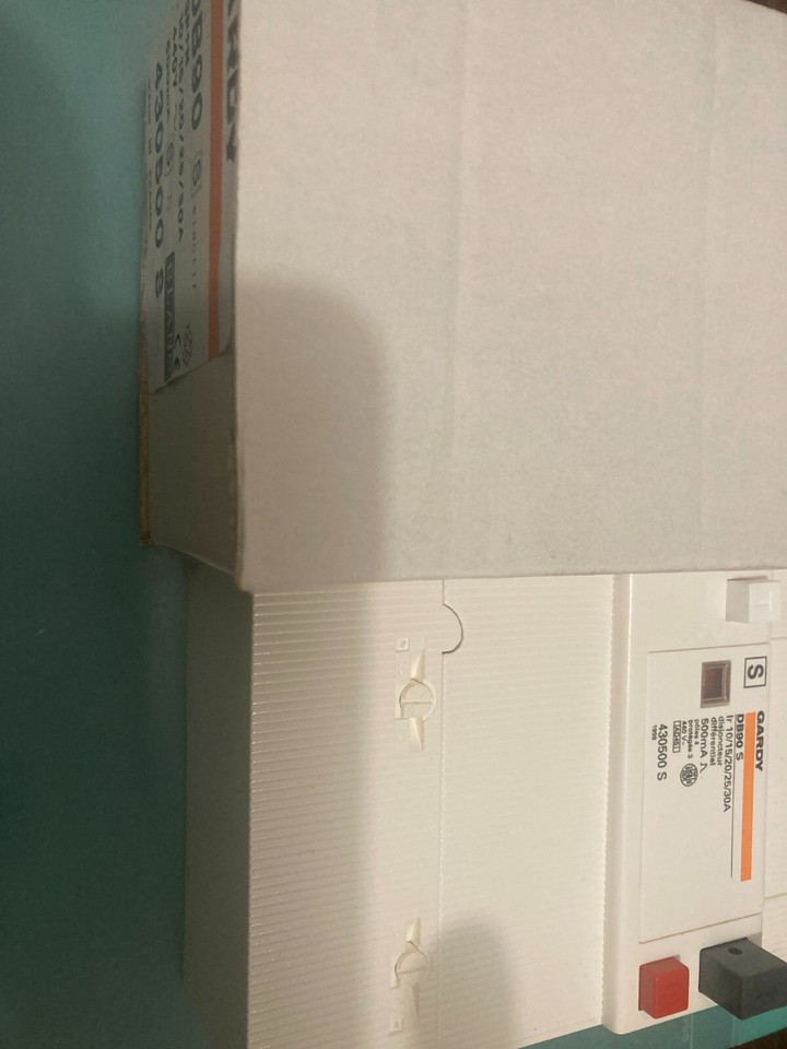 disjoncteur de branchement 3 P+N BD 90 GARDY MERLIN GERIN 10/30A ...