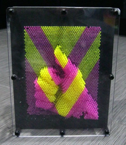 Ward Fleming PIN ART PINSCREEN 3D Impressions Maker Screen Desktop Toy ...