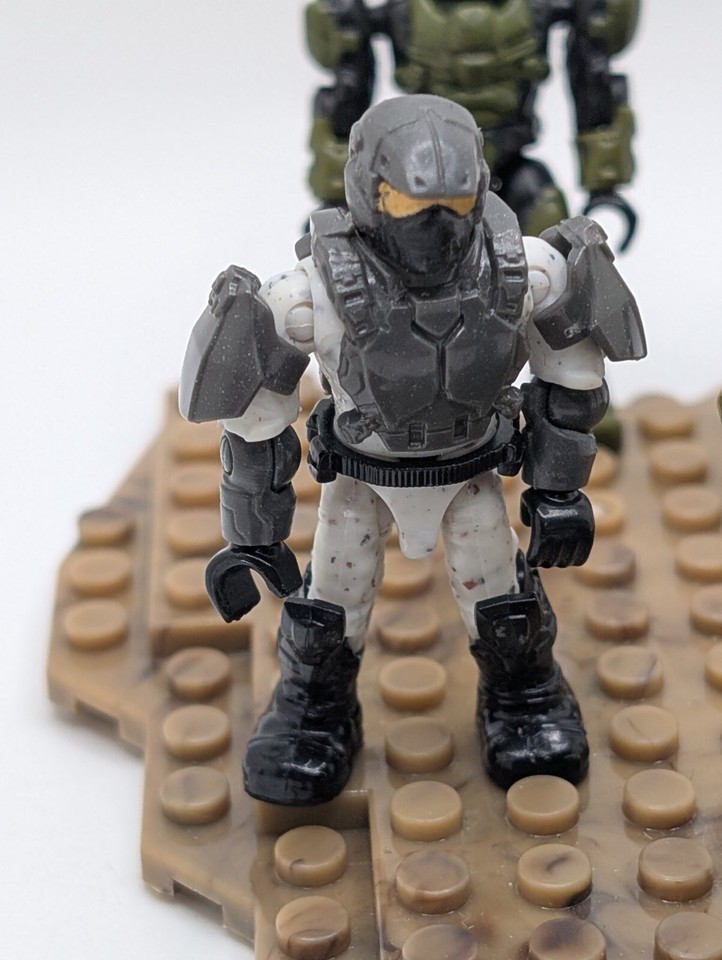 Halo Mega Bloks/Construx Figure Lot with Ground Base Master Chief ...