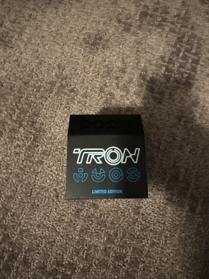 RARE 2023 Disney Parks Tron Lightcycle Run MagicBand+ Opening Day LE ...