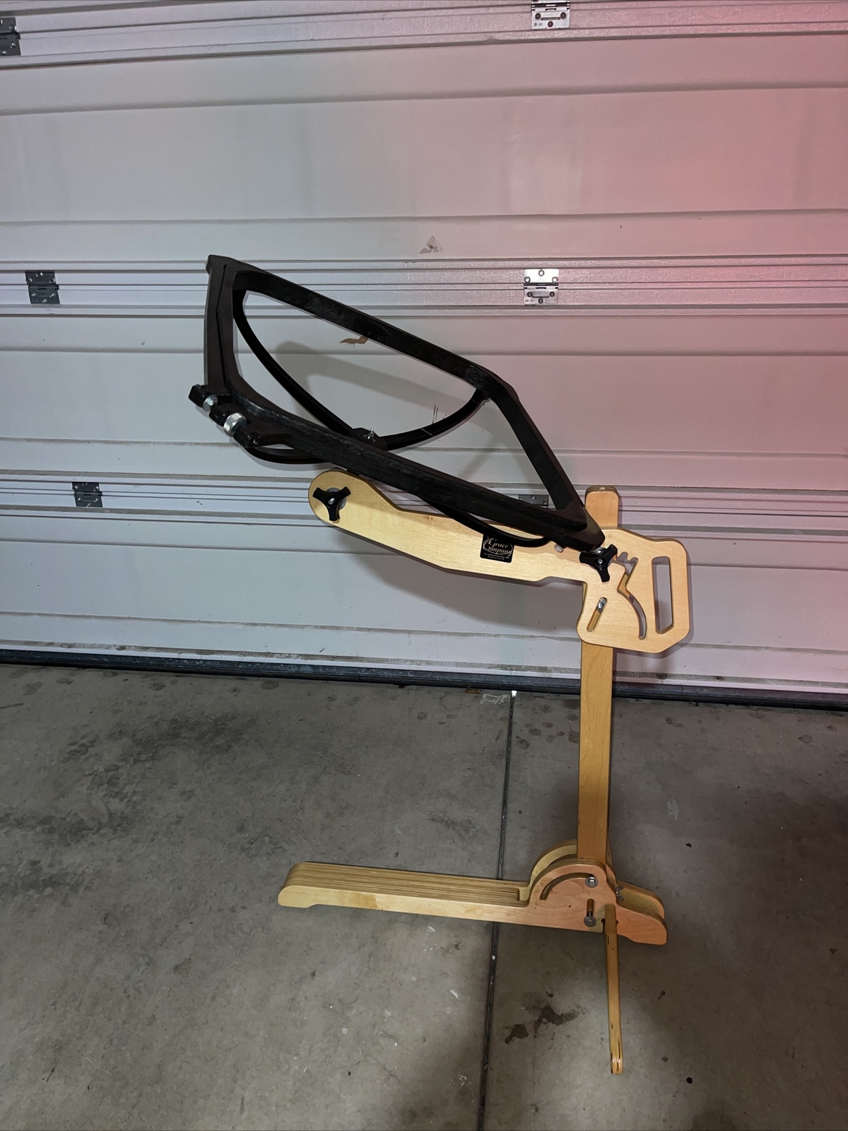 ORIGINAL GRACE HOOP 2 QUILTING HOOP 18” WOODEN STAND ADJUSTABLE FOLDABLE FRAME | eBay