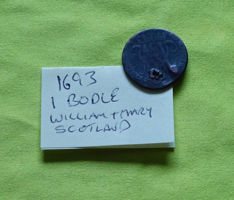 1693 Scotland copper 17th BODLE Coin WILLIAM & MARY (1688-1694) hole ...