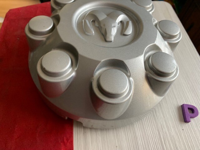 #P 08-13 Dodge Ram 2500 3500 OEM Wheel Center Cap Silver non dually ...