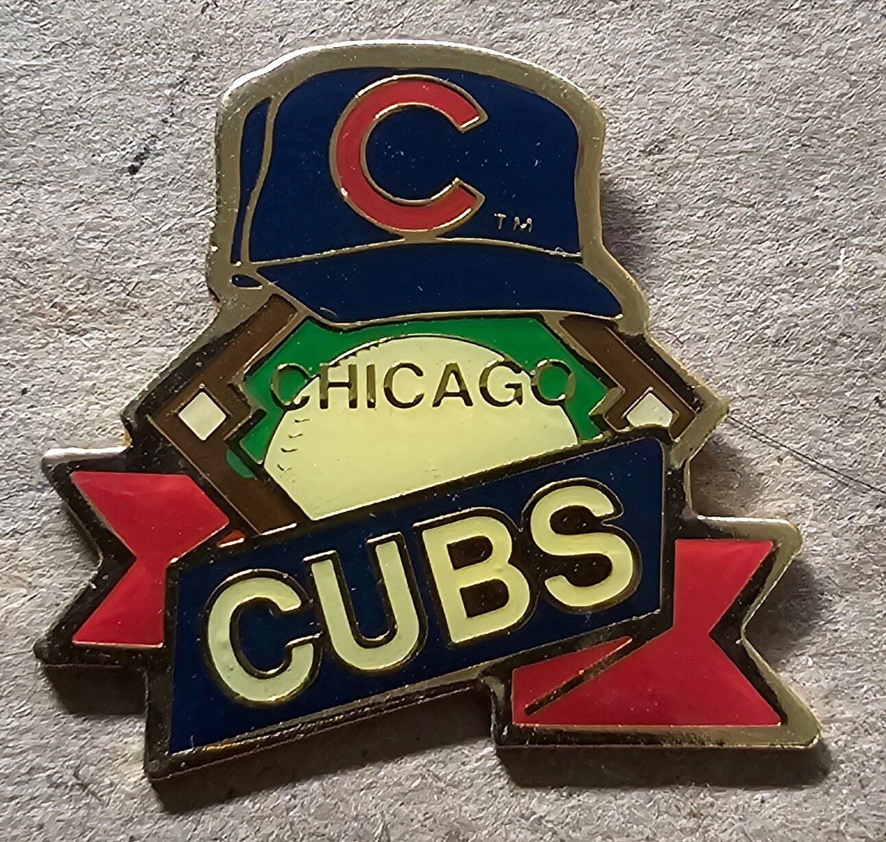 CHICAGO CUBS CAP & BANNER Lapel Pin | eBay