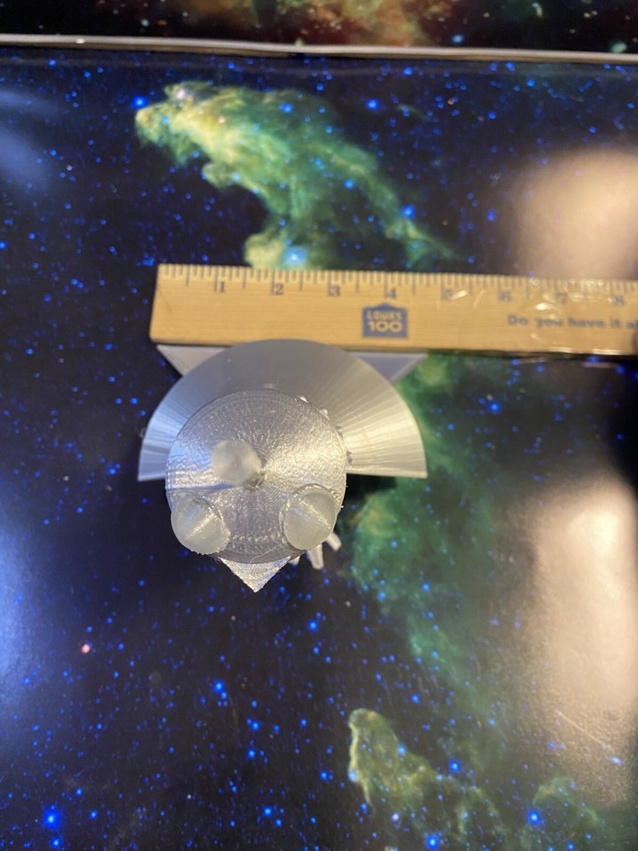 lost in space, lost in space parrot, Nic the parrot, Lost in space Bird ...