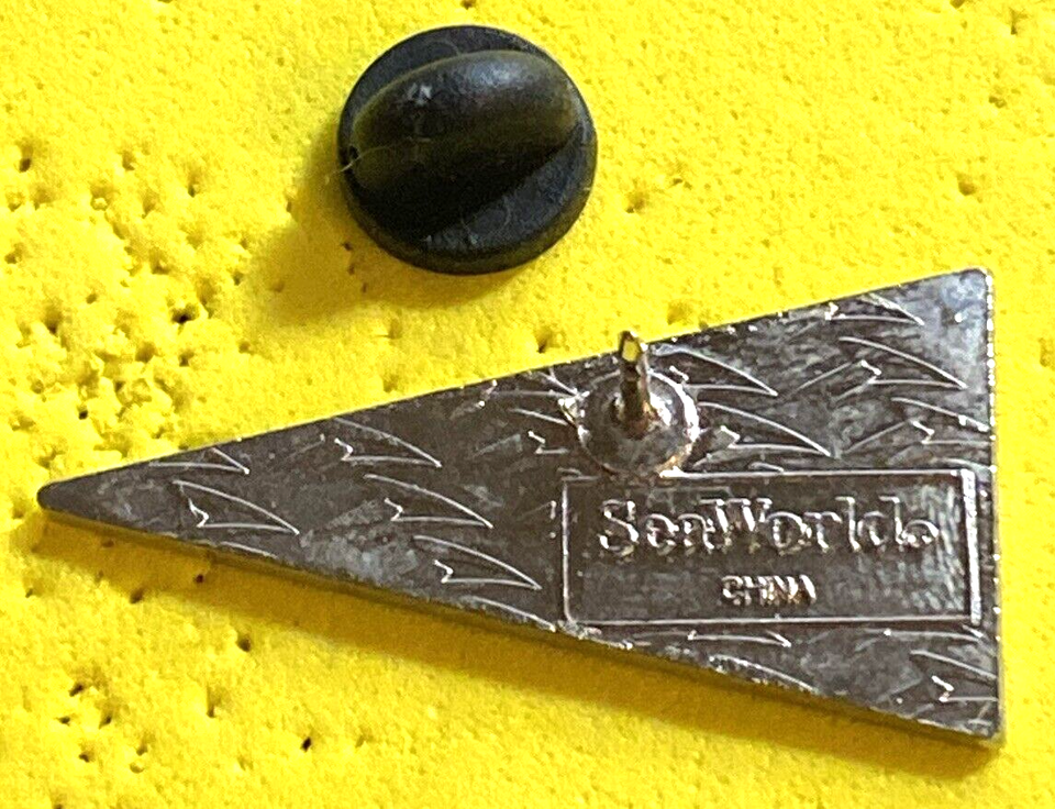 SEA WORLD AMBASSADOR PENNANT FLAG EST. 1964 OTTER PIN | eBay
